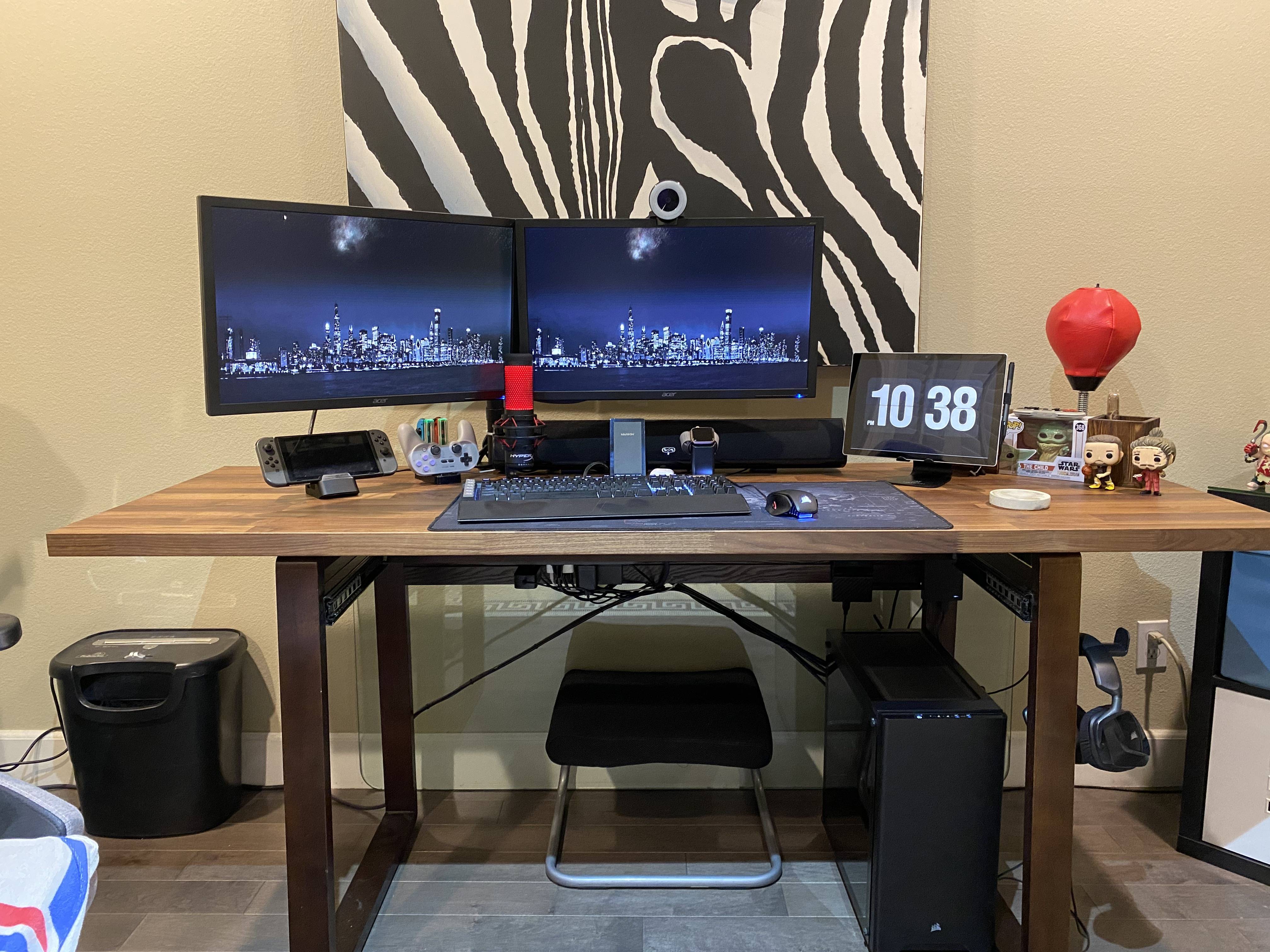 mikisslick's Setup - WFH / Gaming / Chill Setup | Scooget